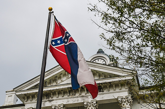 Mississippi Legislature votes to begin process of changing state flag ...
