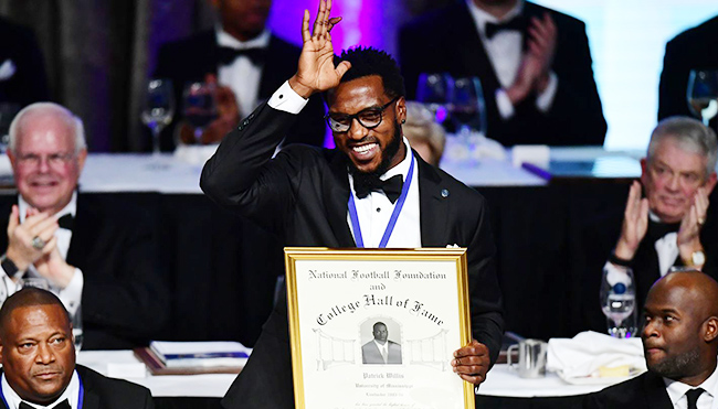 Former Ole Miss linebacker Patrick Willis Inducted into College ...