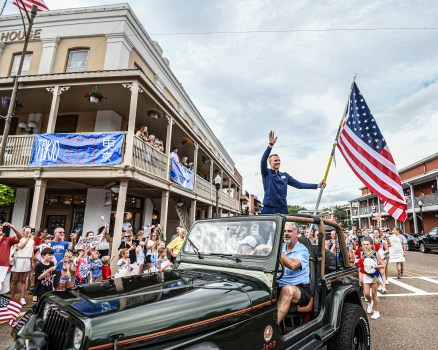 JUMP OXFORD JUMP: City holds send-off parade for hometown Olympians ...
