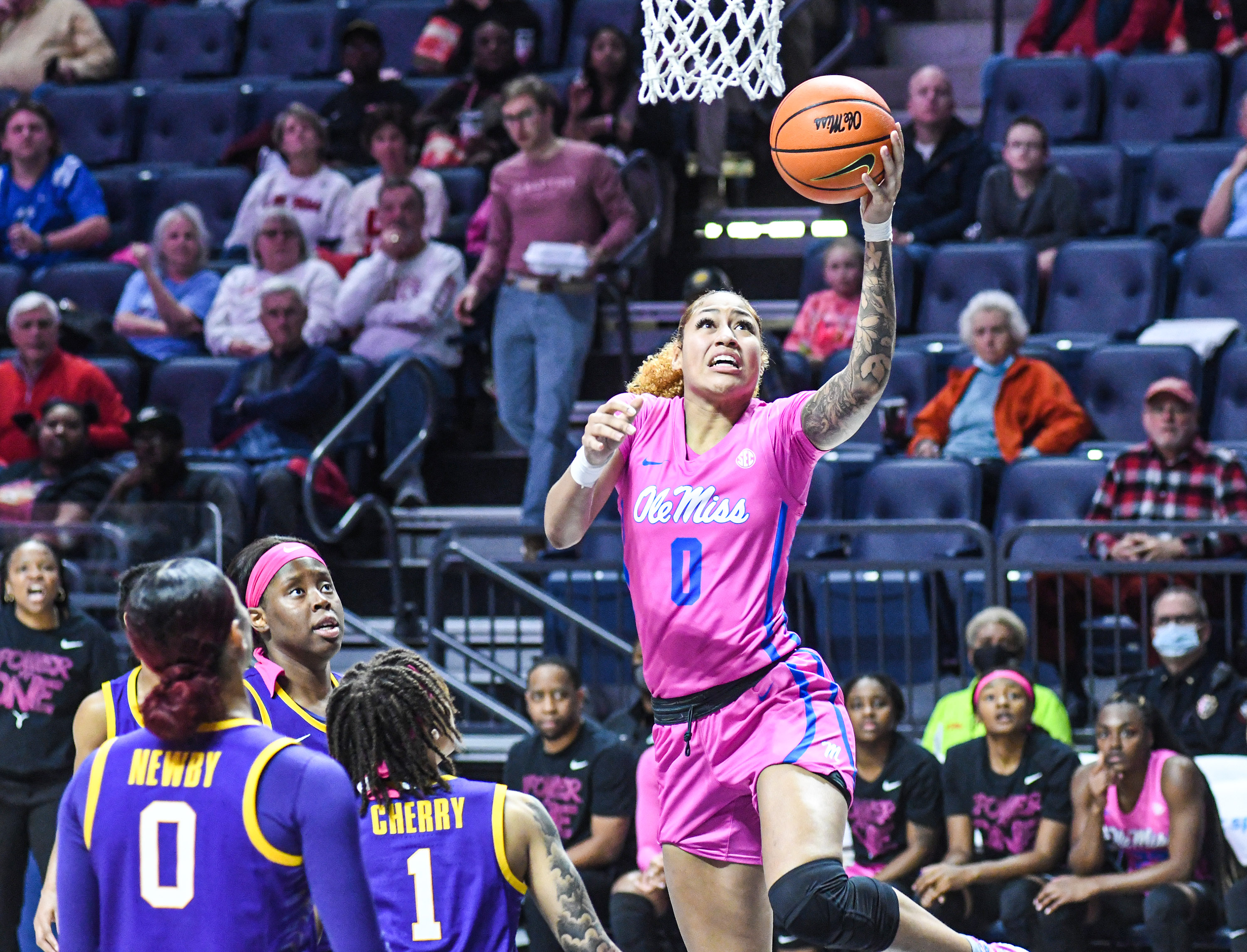 Shakira Austin posts double-double in first WNBA start | The Oxford Eagle