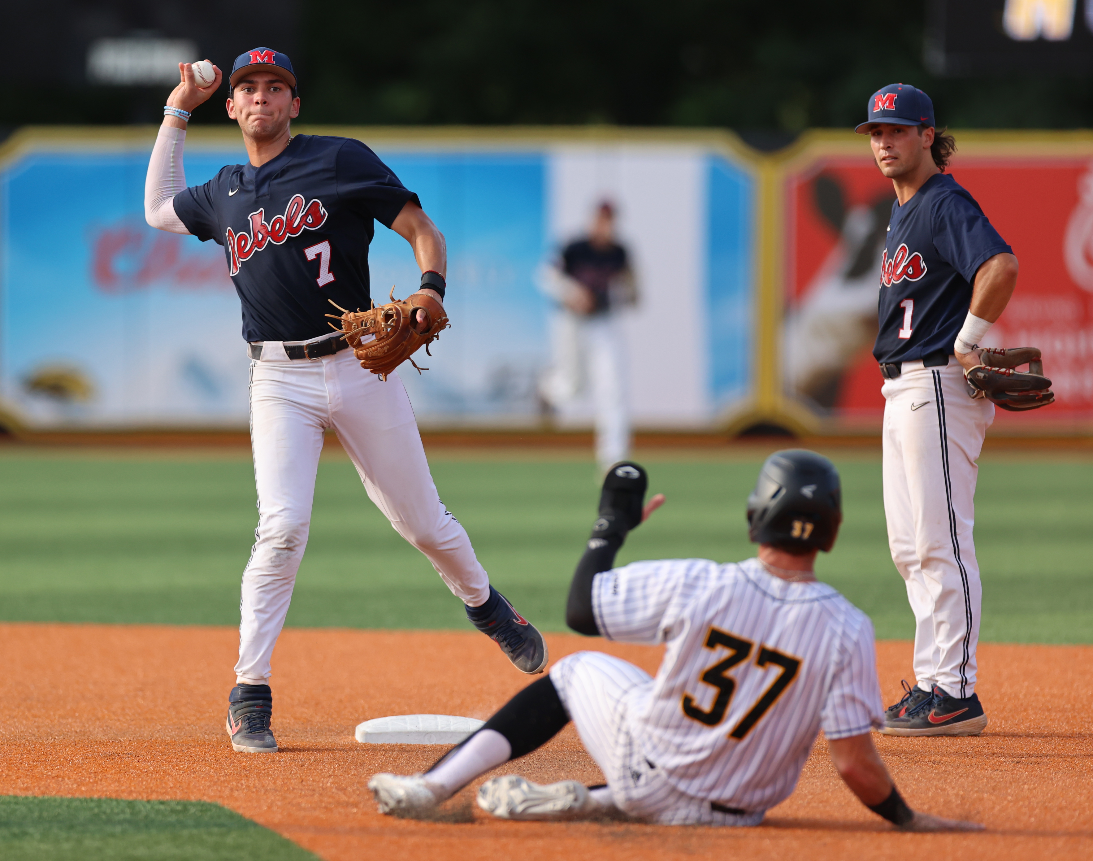 Gonzalez and Elliott named to 2023 Collegiate Baseball Preseason All ...