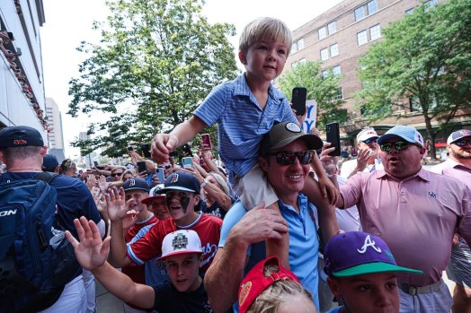 Gallery: Ole Miss fans send off Rebels from team hotel - The Oxford ...