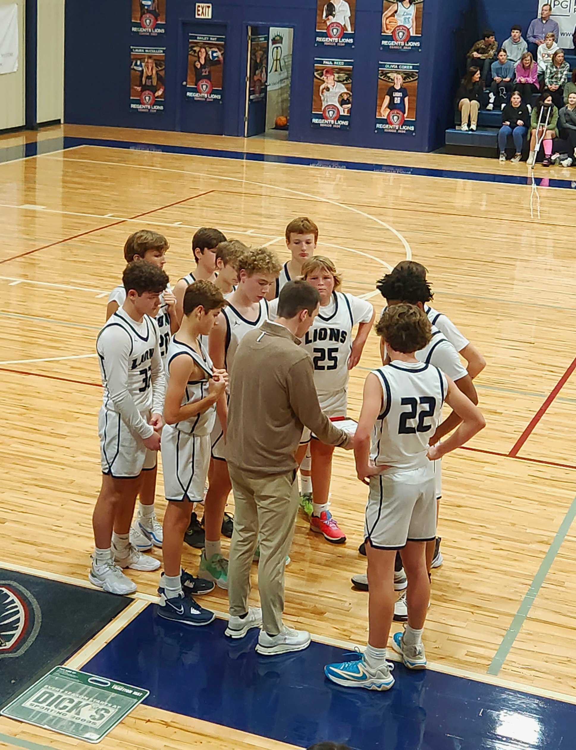 Huddle Up! | The Oxford Eagle