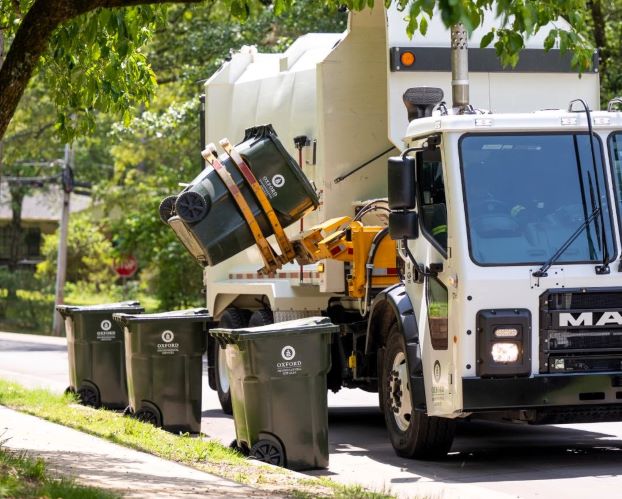 Oxford will allow extra trash bags at the curb next week | The Oxford Eagle